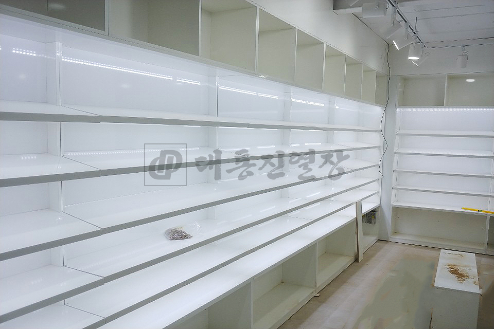 DP96 신발 매장 전체시공 (1541989348) | 대통진열장 - 안내데스크, 진열장,진열대,장식장, 맞춤 제작 전문 업체