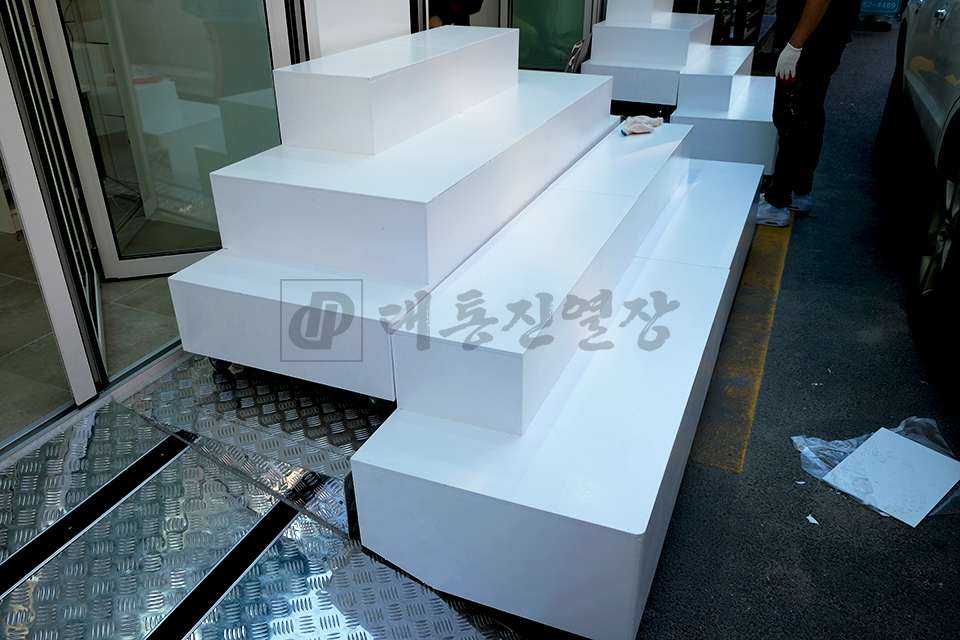 DP96 신발 매장 전체시공 (1541989348) | 대통진열장 - 안내데스크, 진열장,진열대,장식장, 맞춤 제작 전문 업체